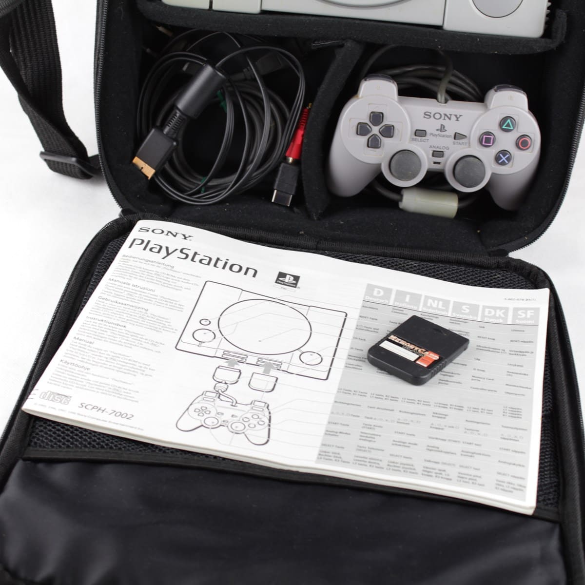 PlayStation 1 konsol med Modchip og Taske - WTS Retro