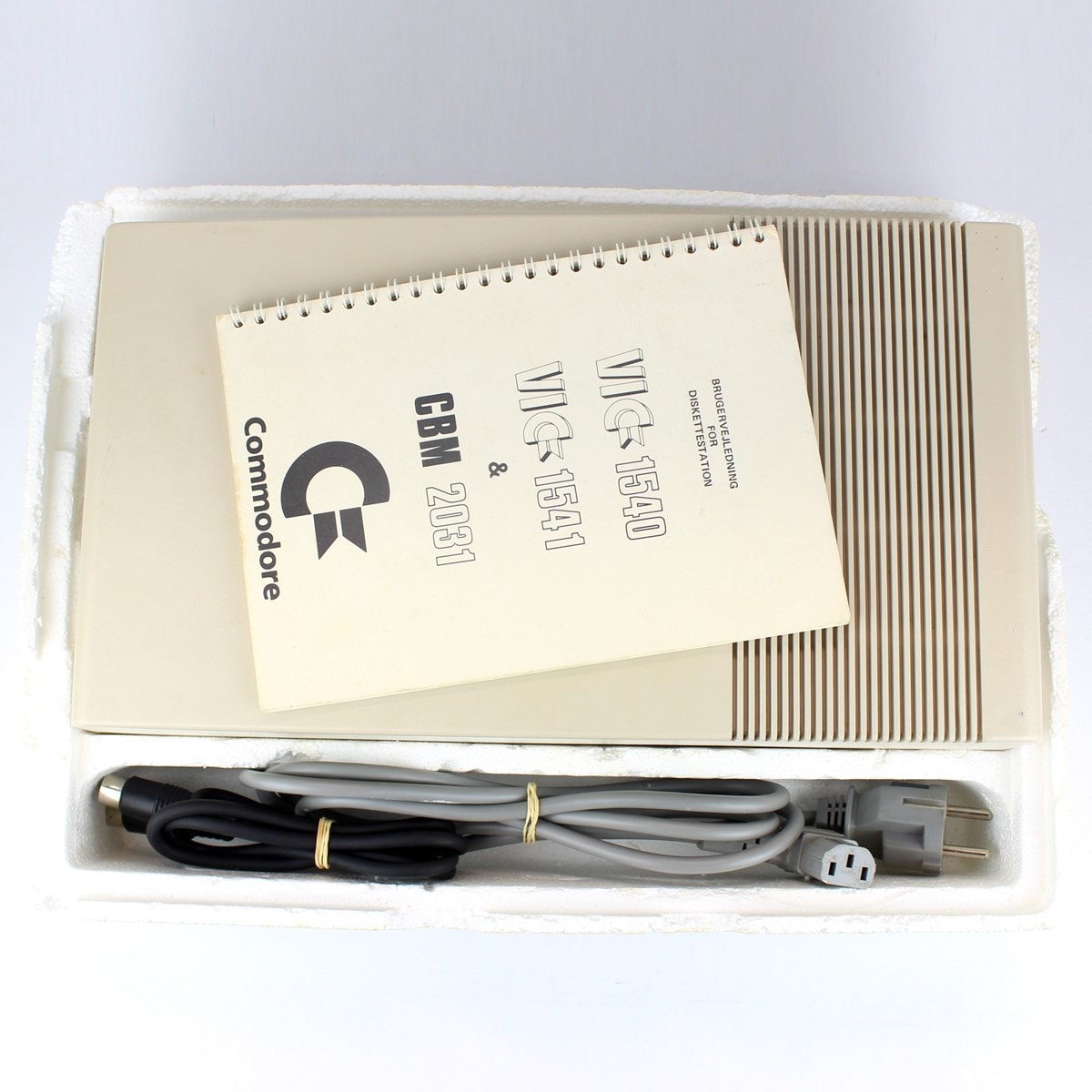 Commodore 1541 Floppy Disk Drive (Boxed) - WTS Retro - køb her