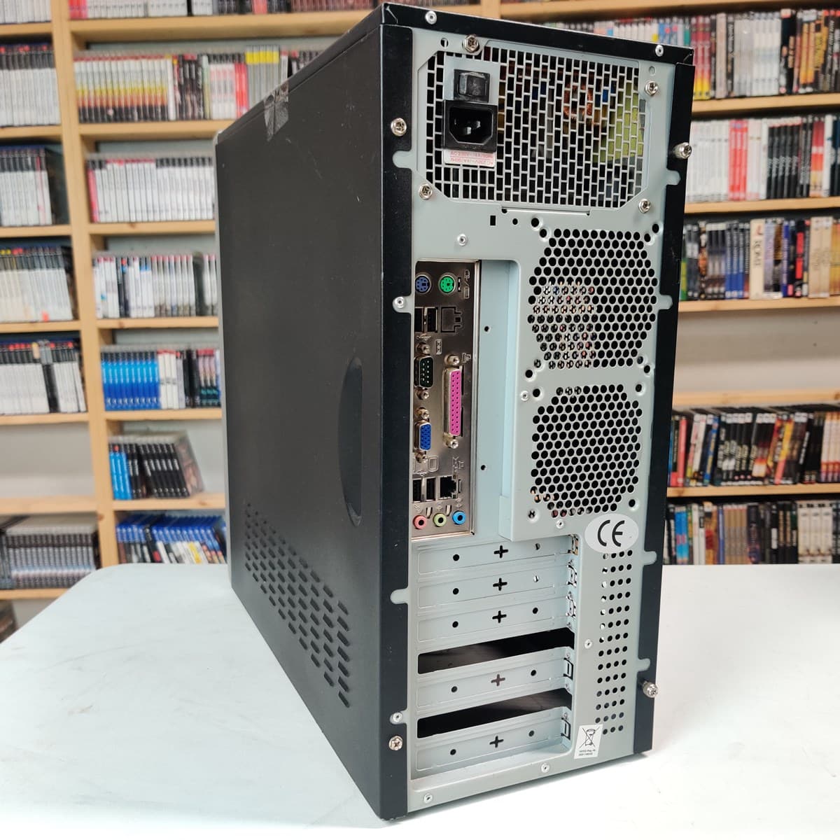 Stationær PC (Intel Celeron 3.2GHz, 1GB Ram, 500GB HDD, WinXP)