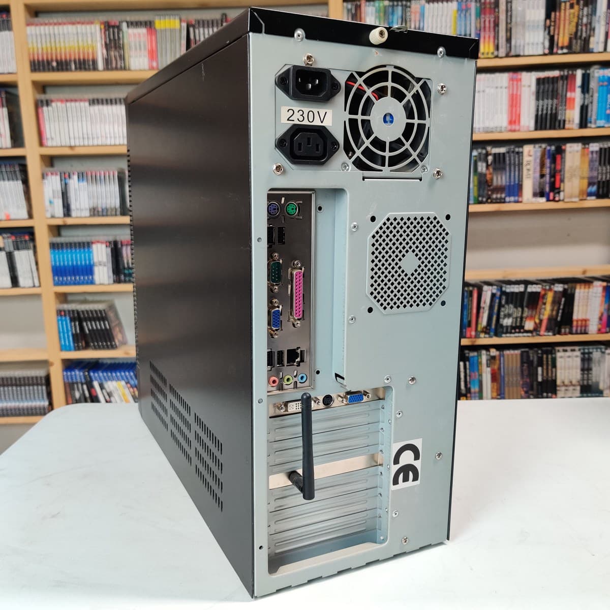 Sort Stationær PC (Intel Celeron 2.4GHz, 1GB Ram, 80GB HDD, WinXP)