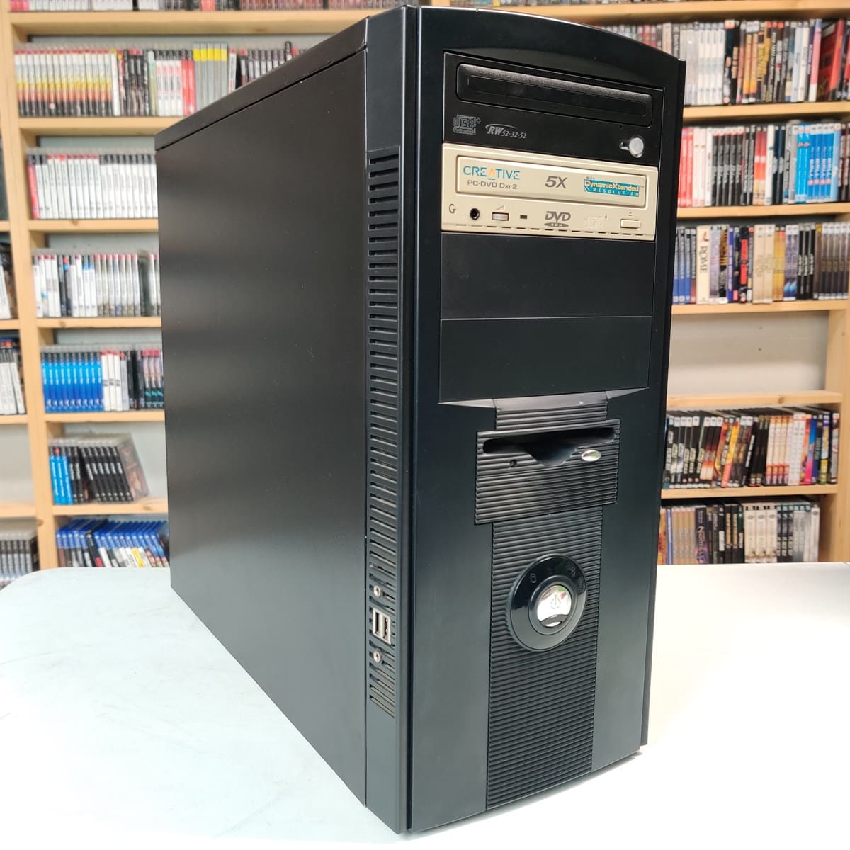 Sort Stationær PC (Intel Celeron 2.4GHz, 1GB Ram, 80GB HDD, WinXP)