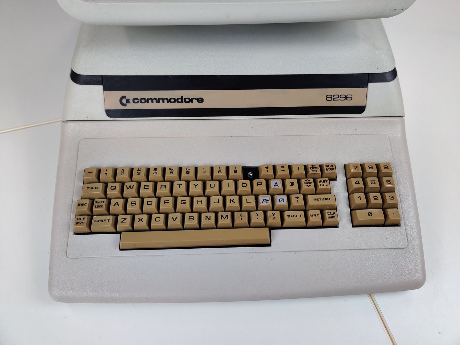 Commodore PET 8296 (Mangler en tast) - WTS Retro